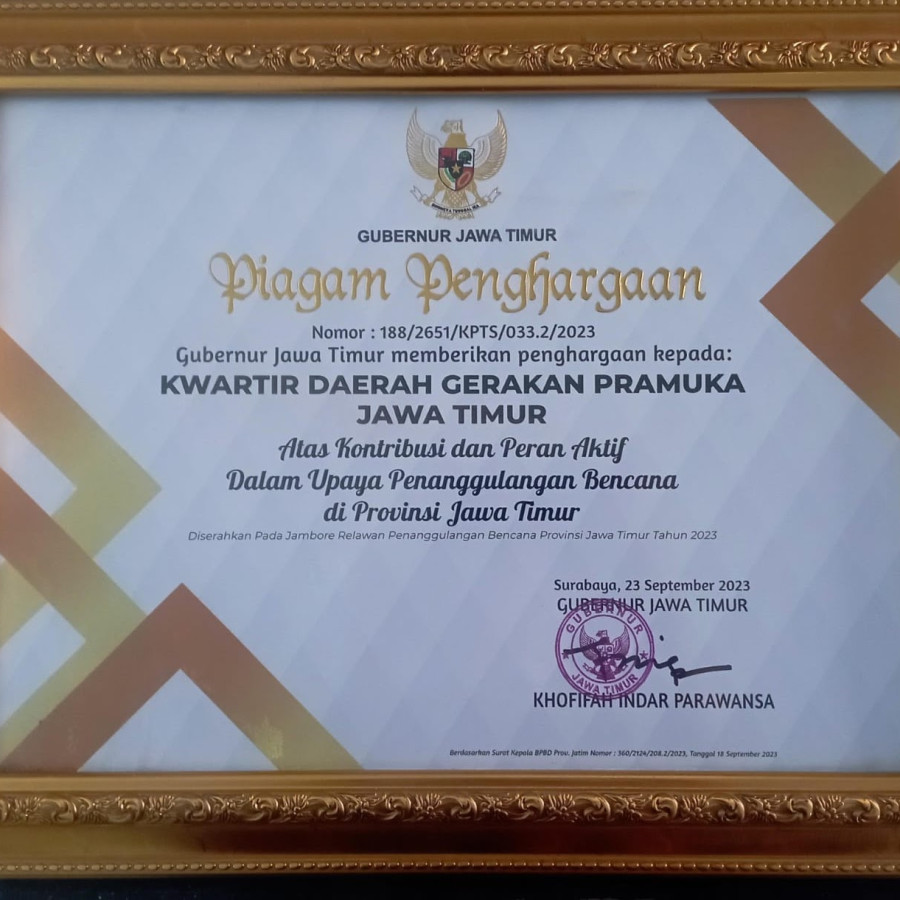 Cetak Piagam Berpigura