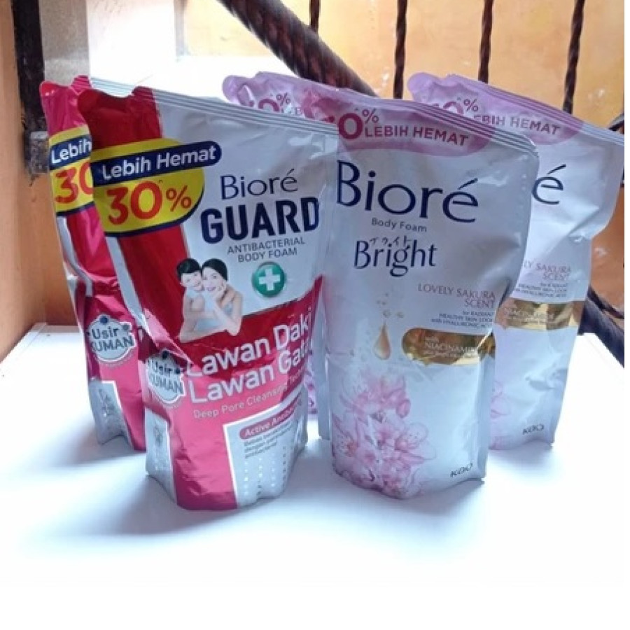 Sabun Mandi Cair BIORE, 800 ml