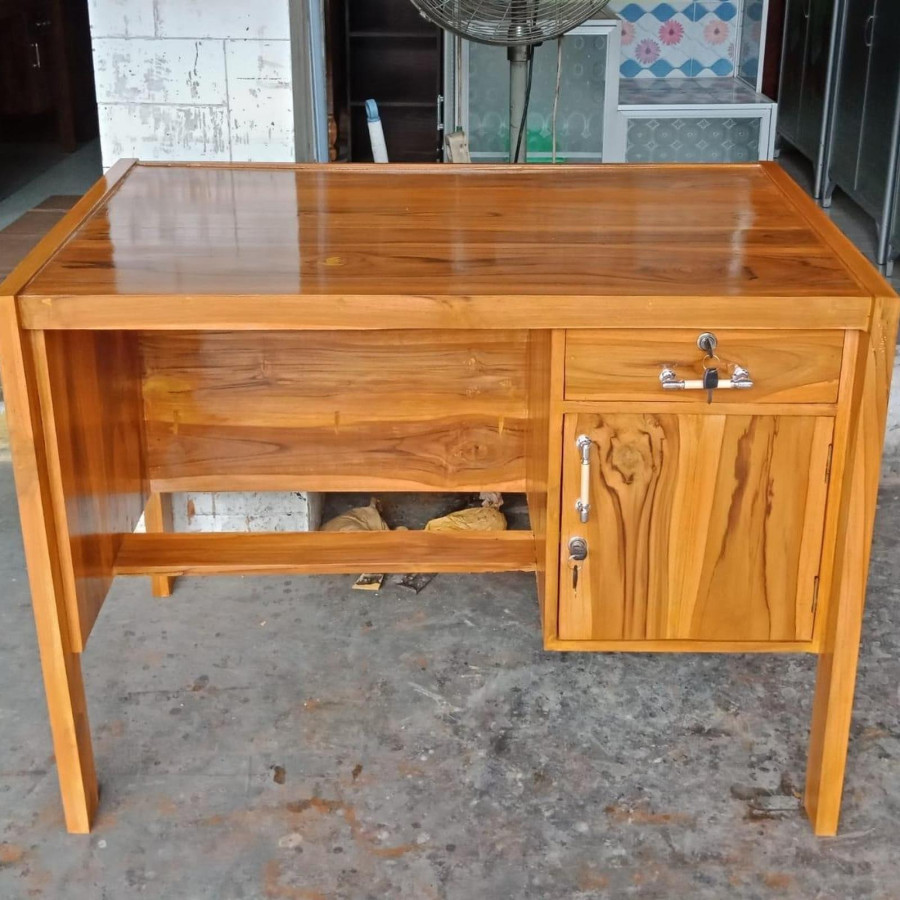 Meja Kerja Kayu (Bahan Baku: Kayu Jati, Uk. :120X60Xt 75Cm)