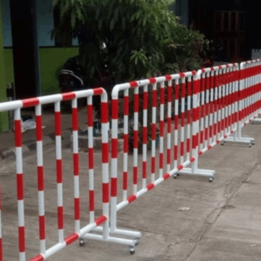 Barikade Tengah Jalan